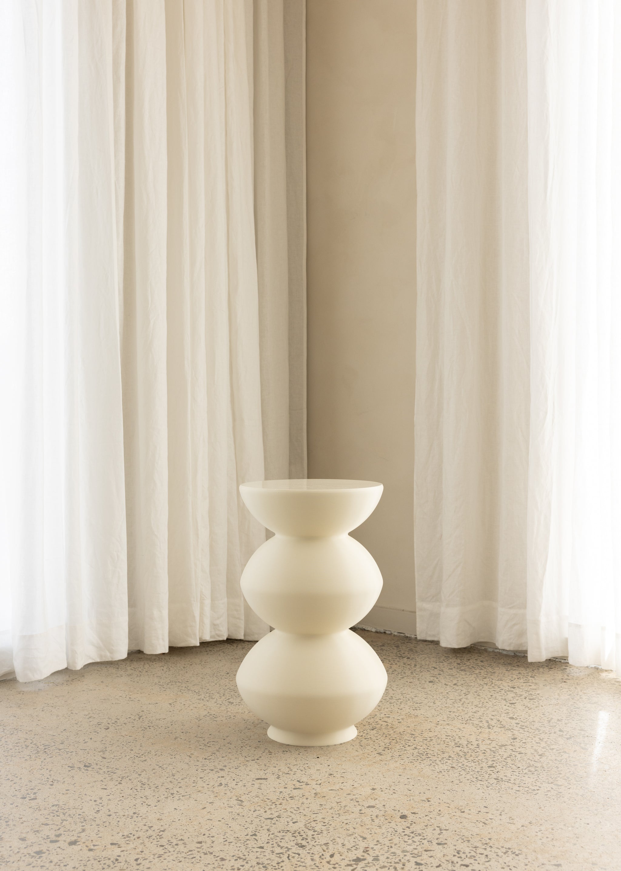 Bubble Side Table / Eggshell